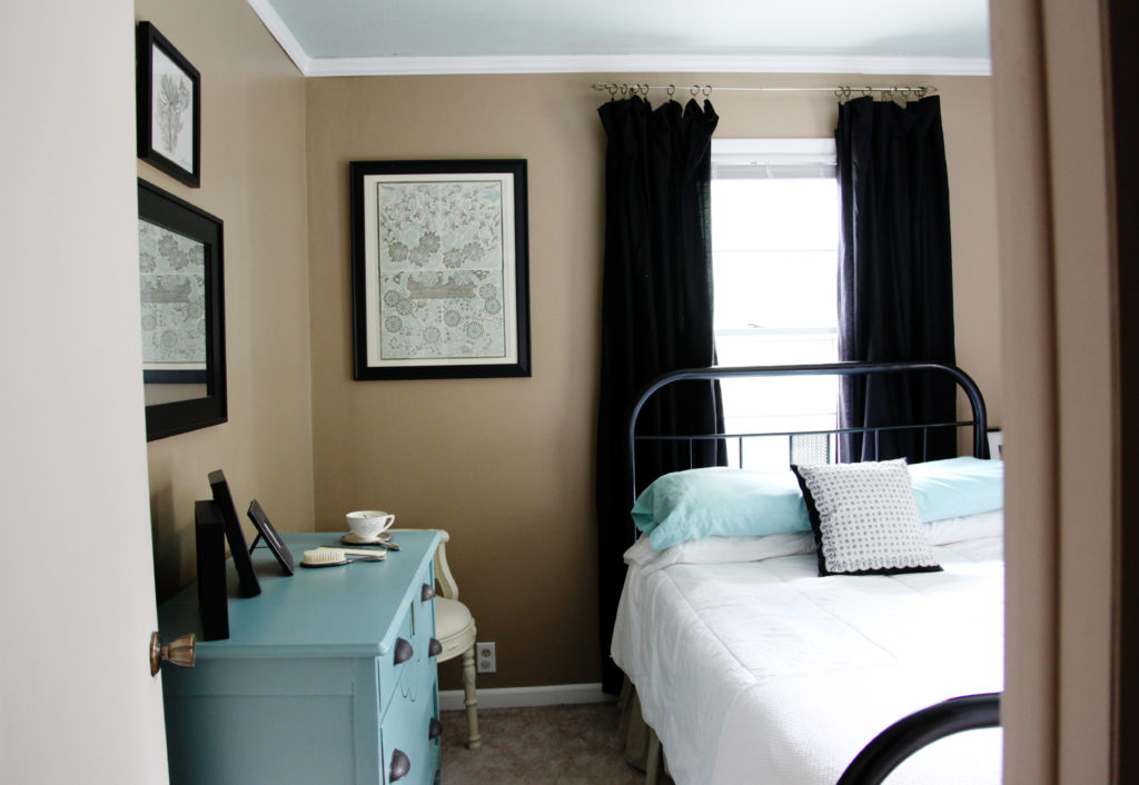 Stylish Vintage DIY Guest Room Using Second Hand Furniture